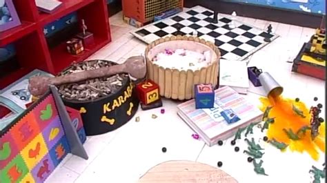 Extra Extra Small 2010