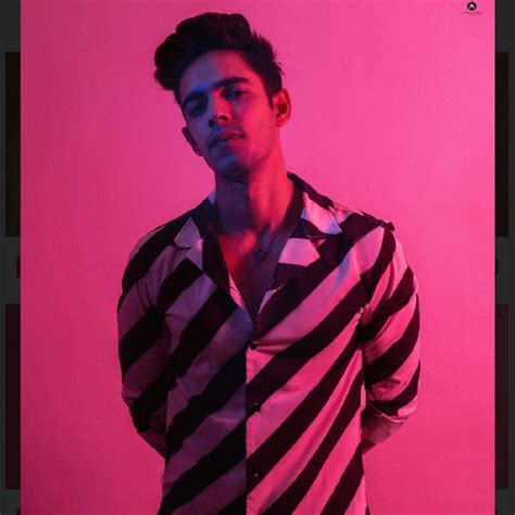 Ingat Pangeran Sultan Daniel Mirza Di Jodha Akbar Ini 11 Potret