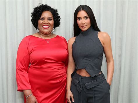 Kim Kardashian é Homenageada Por Ativista Cinco Anos Após Perdão