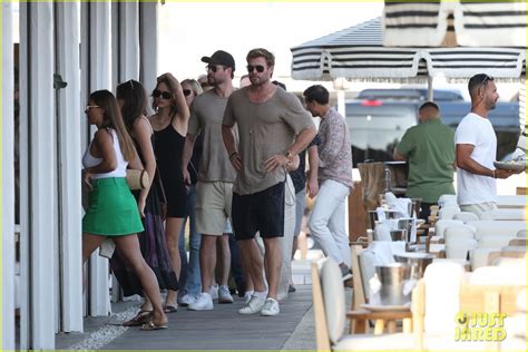 Chris And Liam Hemsworth Grab Dinner With Matt Damon While On Vacation In