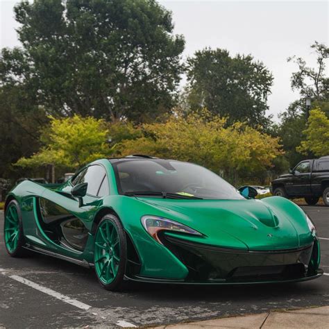 Mclaren P1 In Emerald Green With Dark Green Carbon Fiber