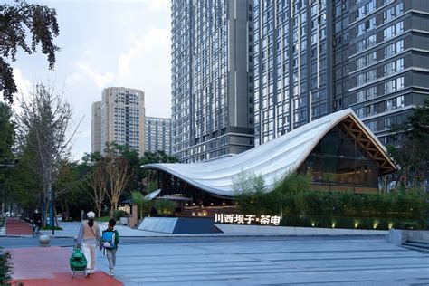 Timber Roofed Restaurant Behive Architects Archdaily Atablefortwo