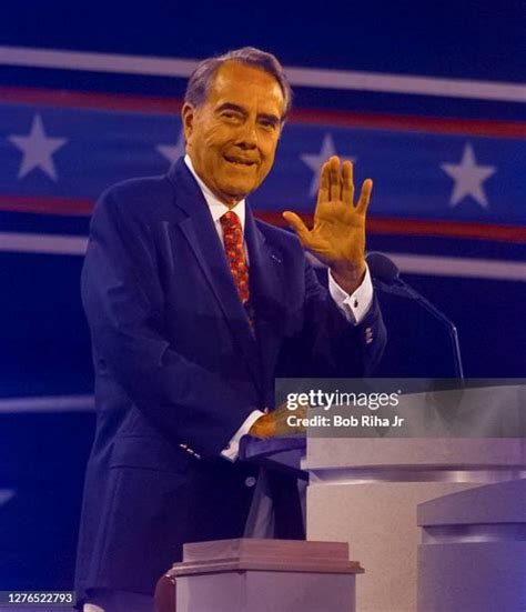 Bob Dole 1996 Presidential Campaign Photos And Premium High Res