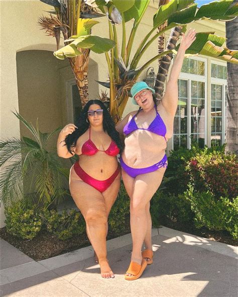 Peach Johana And Friends Curvy Woman Real Curvy Women Beautiful