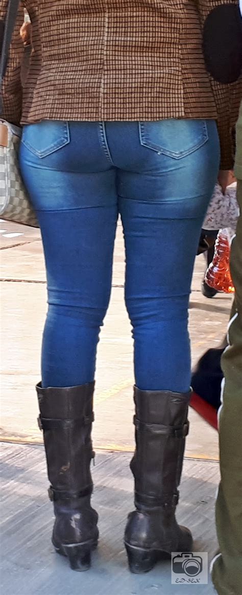 Culo De La Madura En Botas