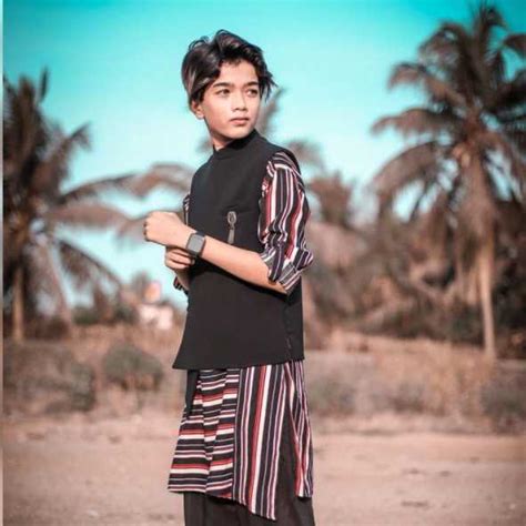 Owais Shaikh Youtuber Influencer Pranks Funny Content