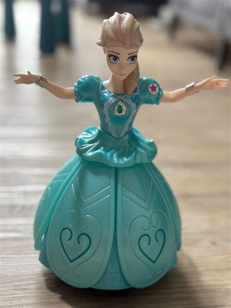 Elsa Toy Battery Operated Hobbies And Toys Toys And Games On Carousell