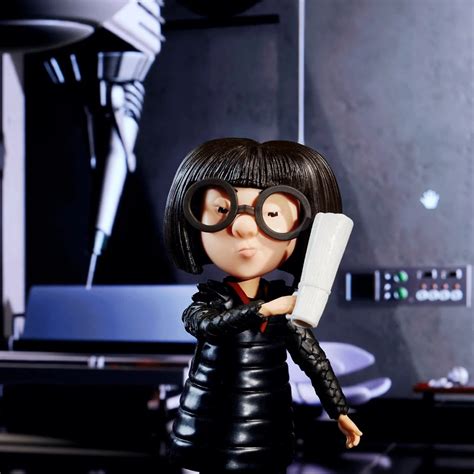 Mattel Debuts Sdcc Exclusive Pixar Spotlight Series Edna Mode