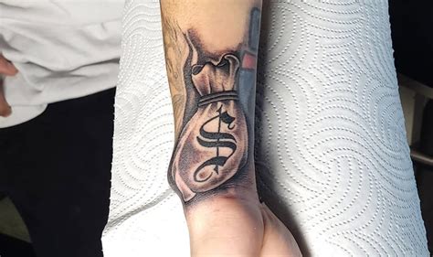 56 Outstanding Money Bag Tattoos That Will Help You Secure The Bag
