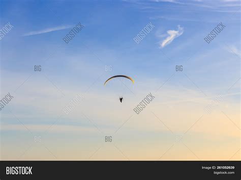 Single Powered Image And Photo Free Trial Bigstock