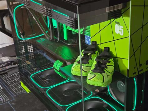 Geometric Model 5 Sneaksngeeks Jawa