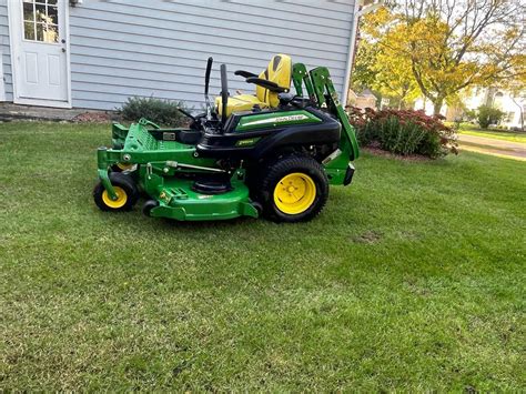 John Deere Z950m Commercial Grade Zero Turn Lawn Mower With A 60 Inch Deck And 27hp Kawasaki