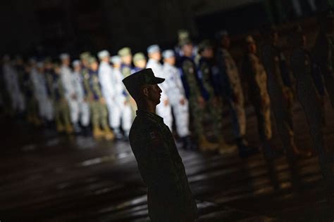 Familiares De Luis Cresencio Sandoval Se Hicieron Pasar Por Asesores