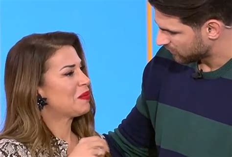 Τα δάκρυα της Ελένης Χατζίδου Προσπαθώ να κρατηθώ με όλα αυτά που
