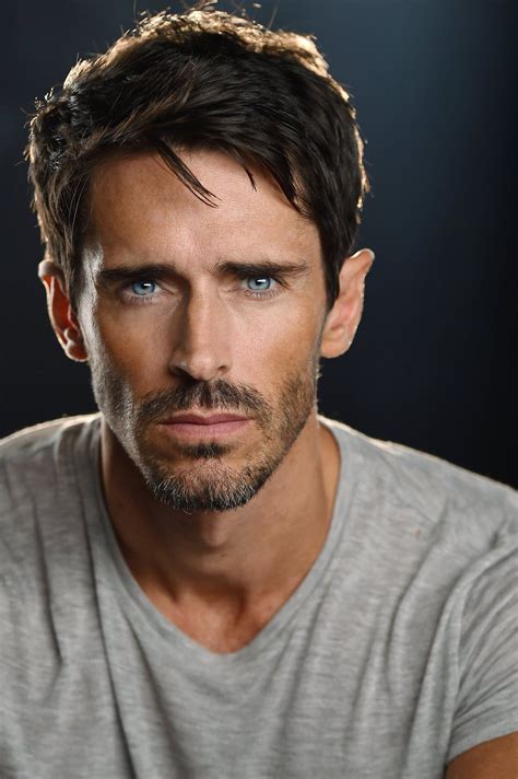 Bjoern Kommerell On Twitter Actor Headshots Headshot Poses