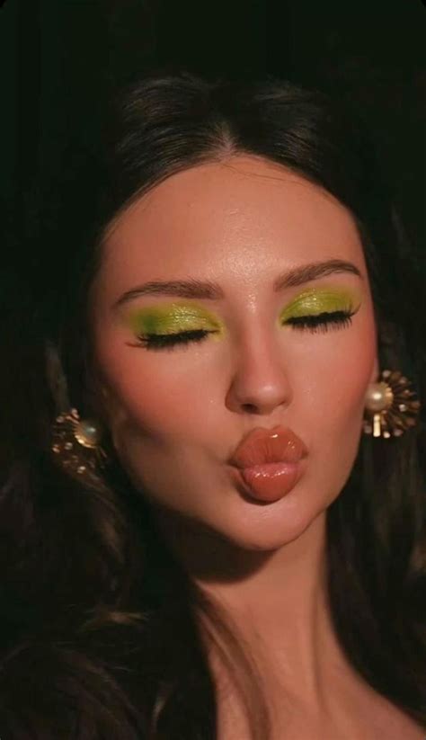 Pin By Yumiyurer3 On Makeup Eyes Makeup Routine Eye Makeup Makeup