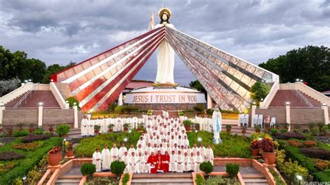 Philippines Makes History As First Nation To Consecrate Itself To