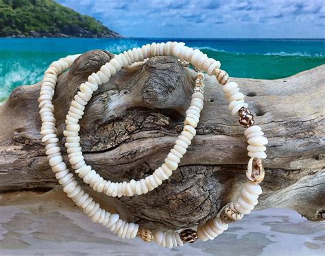 Hawaiian Puka Shell Necklace With Shell Accent Unisex Surfer Jewelry