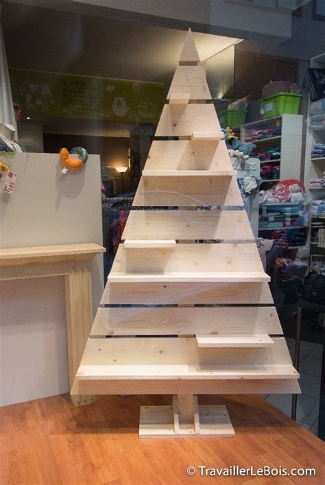 Un Sapin De Noël En Bois Par Travaillerlebois Sur Lair Du Bois