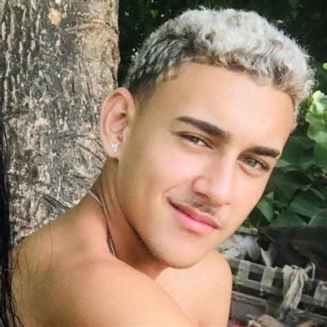 Eric Gabriel Ericcheff • Threads Say More