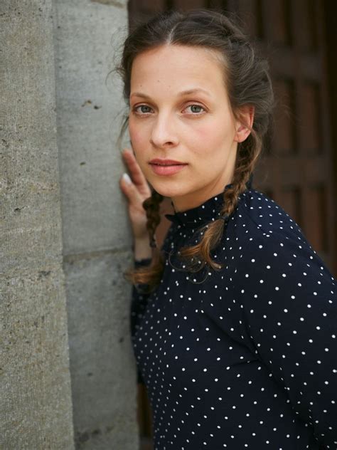 Mattea Cavic Schauspielerin Synchronschauspielerin Sprecherin