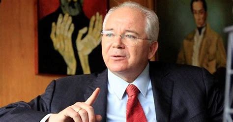 Rafael Ramírez …y Sin Embargo Se Mueve