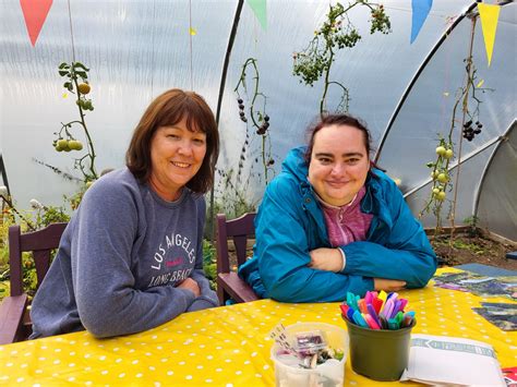 How Hannah Grows With The Flowers At Wantage Market Garden