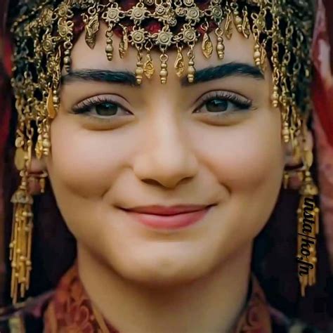 Özge Törer Wallpapers Top Free Özge Törer Backgrounds Wallpaperaccess
