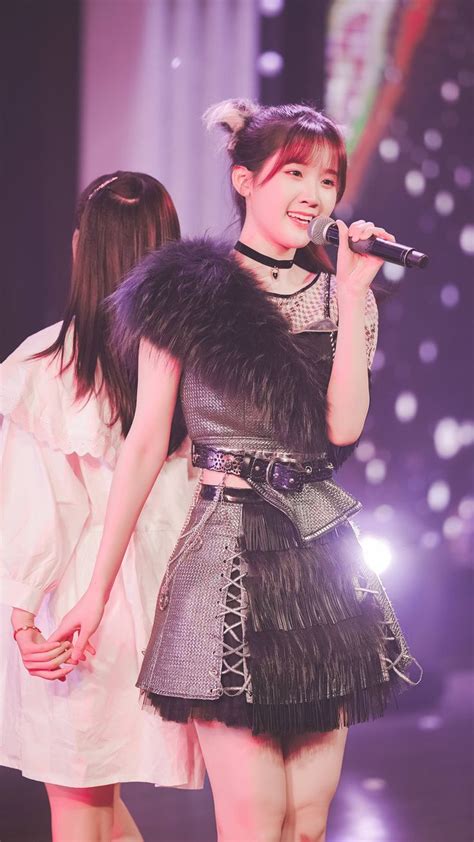 Feng Xiaofei And Wang Jialing