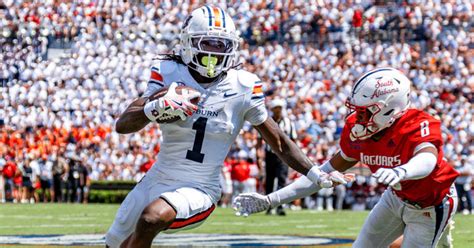 Auburn Transfer Receiver Eric Singleton Signs With The Florida Gators