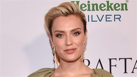 Sexlife Star Wallis Day Shares Bathing Suit Photo In The Summer Sun”