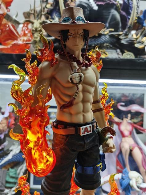 這款艾斯雕像不得了，全身透明，開燈效果如同「火人」，太帥了 每日頭條