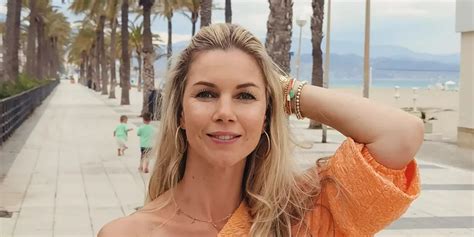 Foto Anouk Hoogendijk Deelt Verleidelijke Lingeriefoto Op Instagram