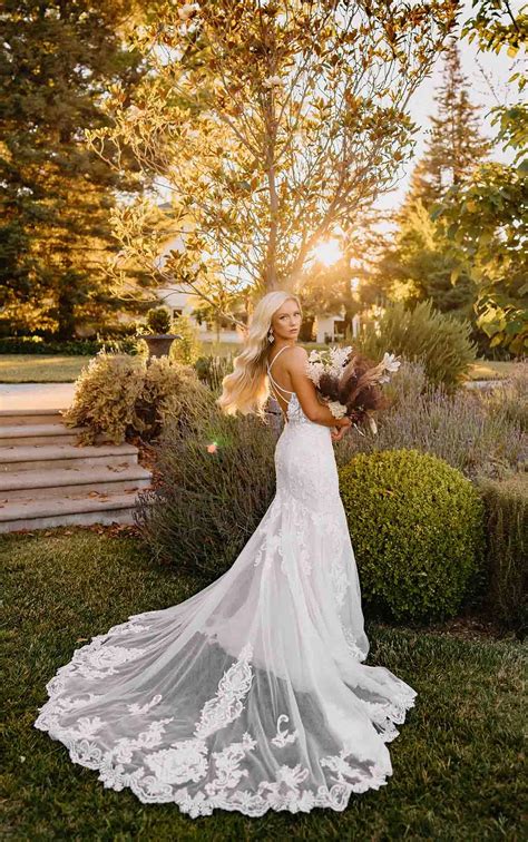 Fit And Flare Wedding Dresses 2022