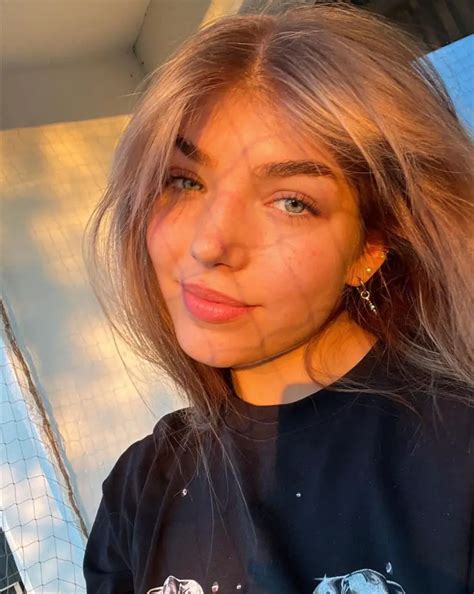 Fibii Twitch Wie Alt Ist Die Junge Streamerin Sieu Thi Do Noi That