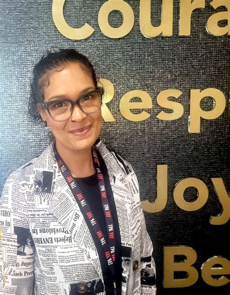 Absolutely Thrilled To Be Back 🖤🧡💜 Roslind February