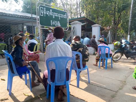 ဒိုက်ဦးမြို့နယ် မြန်မာ့စီးပွားရေးဘဏ်တွင် အငြိမ်းစားဝန်ထမ်းများ၏ ပင်စင
