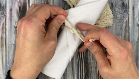 Quick And Easy Macrame Napkin Rings Only Uses 3 Knots