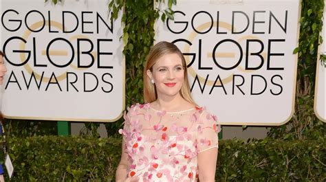 טיילור סוויפט לא לבד דרו ברימור בורחת מסטוקר וואלה סלבס