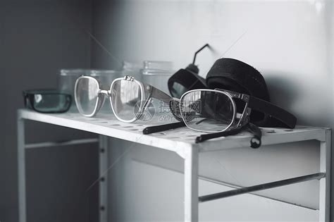 安全护目镜和实验室外套摄影图高清图片下载 正版图片600139454 摄图网