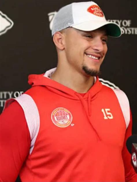 Patrick Mahomes Kansas City Chiefs Red Sleeve Less Hoodie