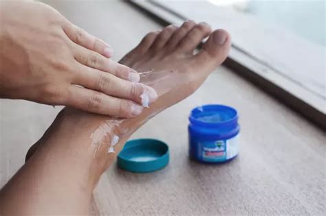 How To Put Vicks Vapor Rub On Feet Artofit