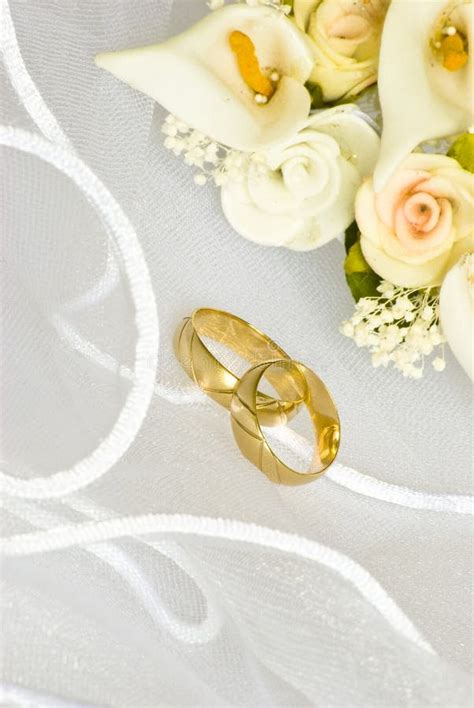 Anillo De Wdding Imagen De Archivo Imagen De Rosa Flores 30123367
