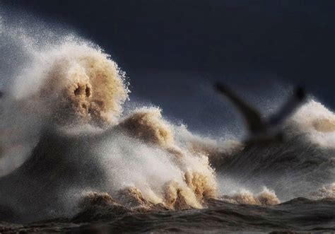 Scary Ocean Waves Storm