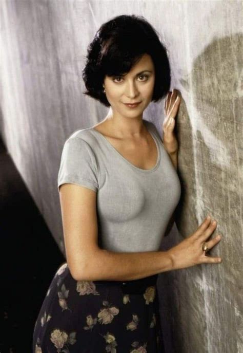 Leaning Against A Wall Catherinebell Catherine Bell Actresses Beautiful Women Pictures
