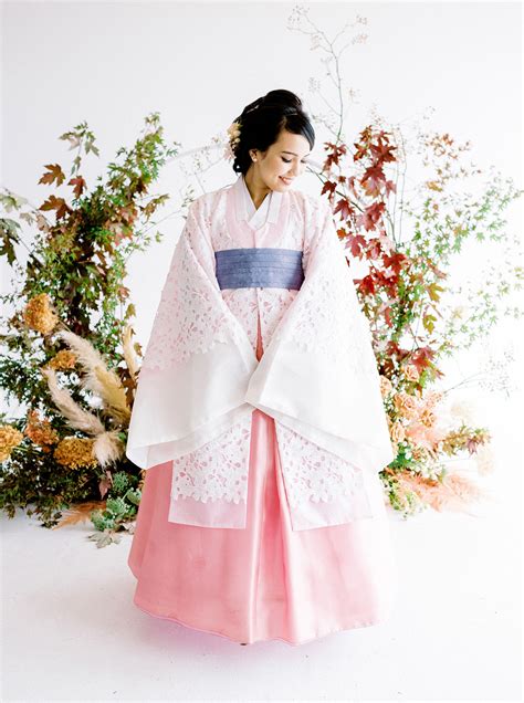 15 Gorgeous And Modern Korean Hanbok Wedding Dresses