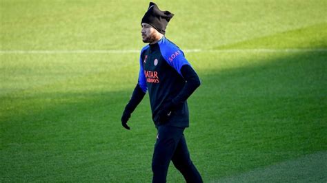 Neymar Transfer Fee Required Psg Open To Stay Amid Barca Rumors