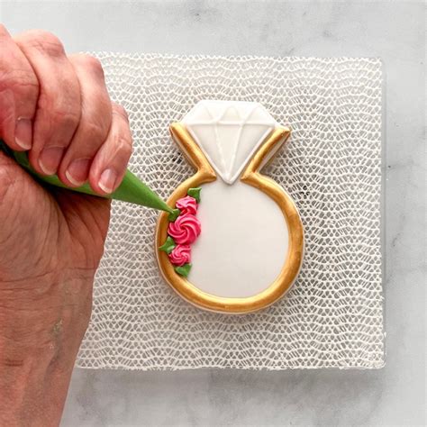 How To Decorate A Diamond Ring Cookie Beginner Friendly Tutorial Ann