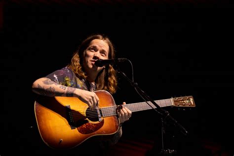 Billy Strings Mesmerized Nashvilles Bridgestone Arena Crowd