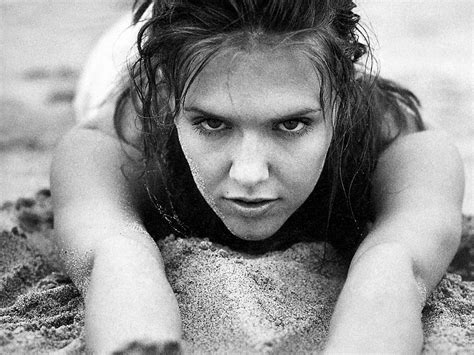 Dominique Dominique Swain Wallpaper Fanpop